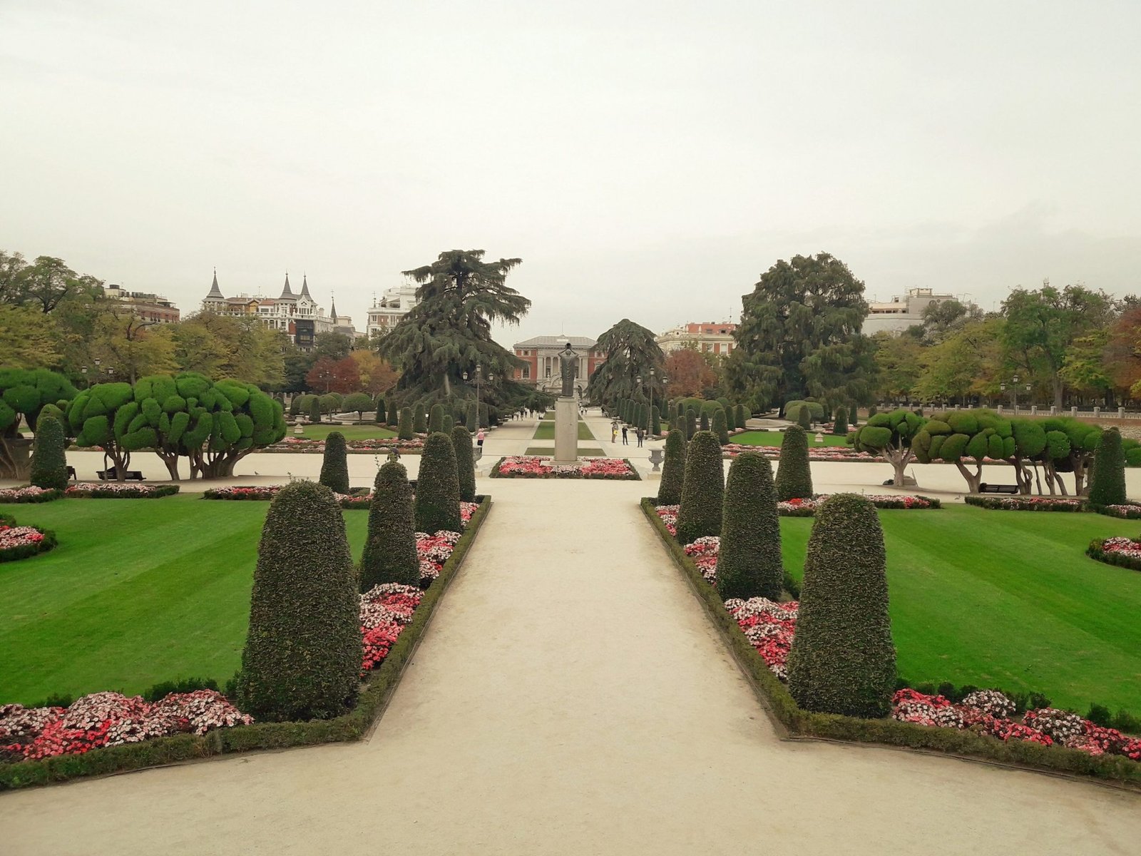 Parque do Retiro de Madrid - o que conhecer - MEL a Mil pelo Mundo