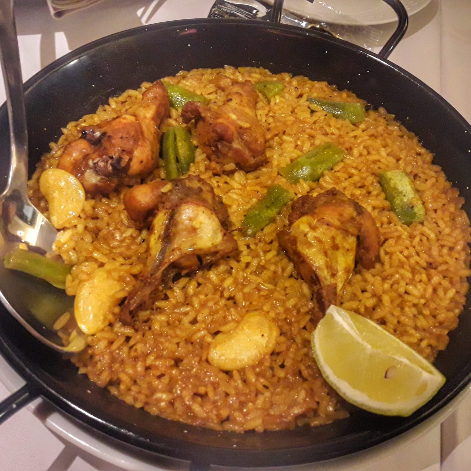 Receita de Paella espanhola - MEL a Mil pelo Mundo
